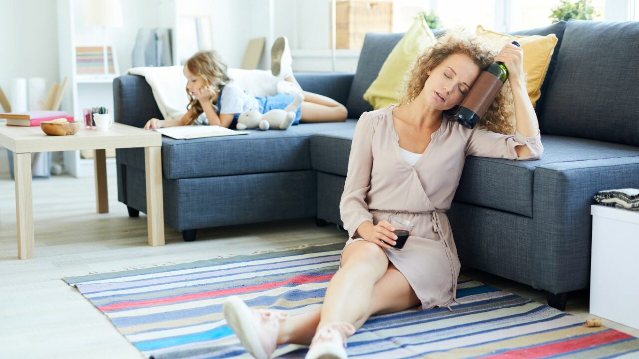 10 Common Signs And Symptoms Of Alcohol Abuse